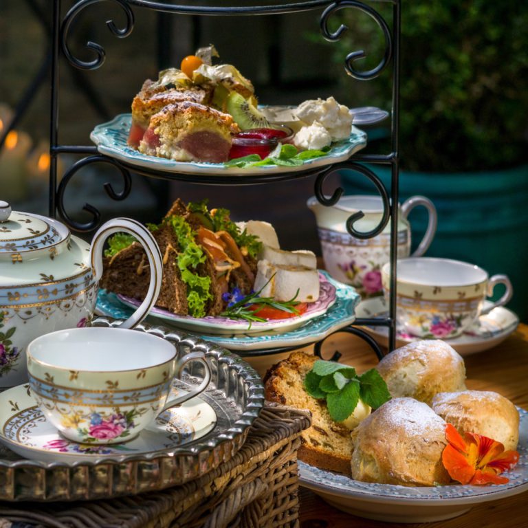 Erve Dennenoord - high tea & huisjes Twente | Bijzonder Plekje