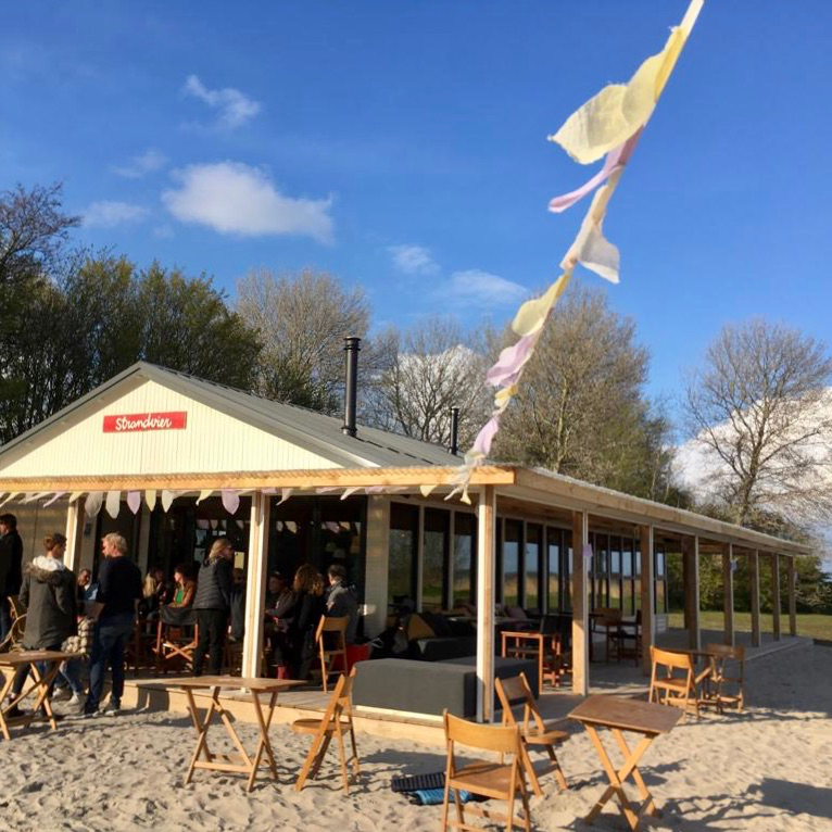Strandvier - strandpaviljoen Monnickendam | Bijzonder Plekje